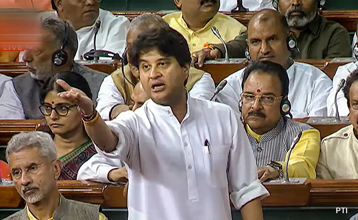 જ્યોતિરાદિત્ય સિંધિયાએ સંસદમાં રાહુલ ગાંધી પર કર્યા આકરા પ્રહાર, કહ્યું ...